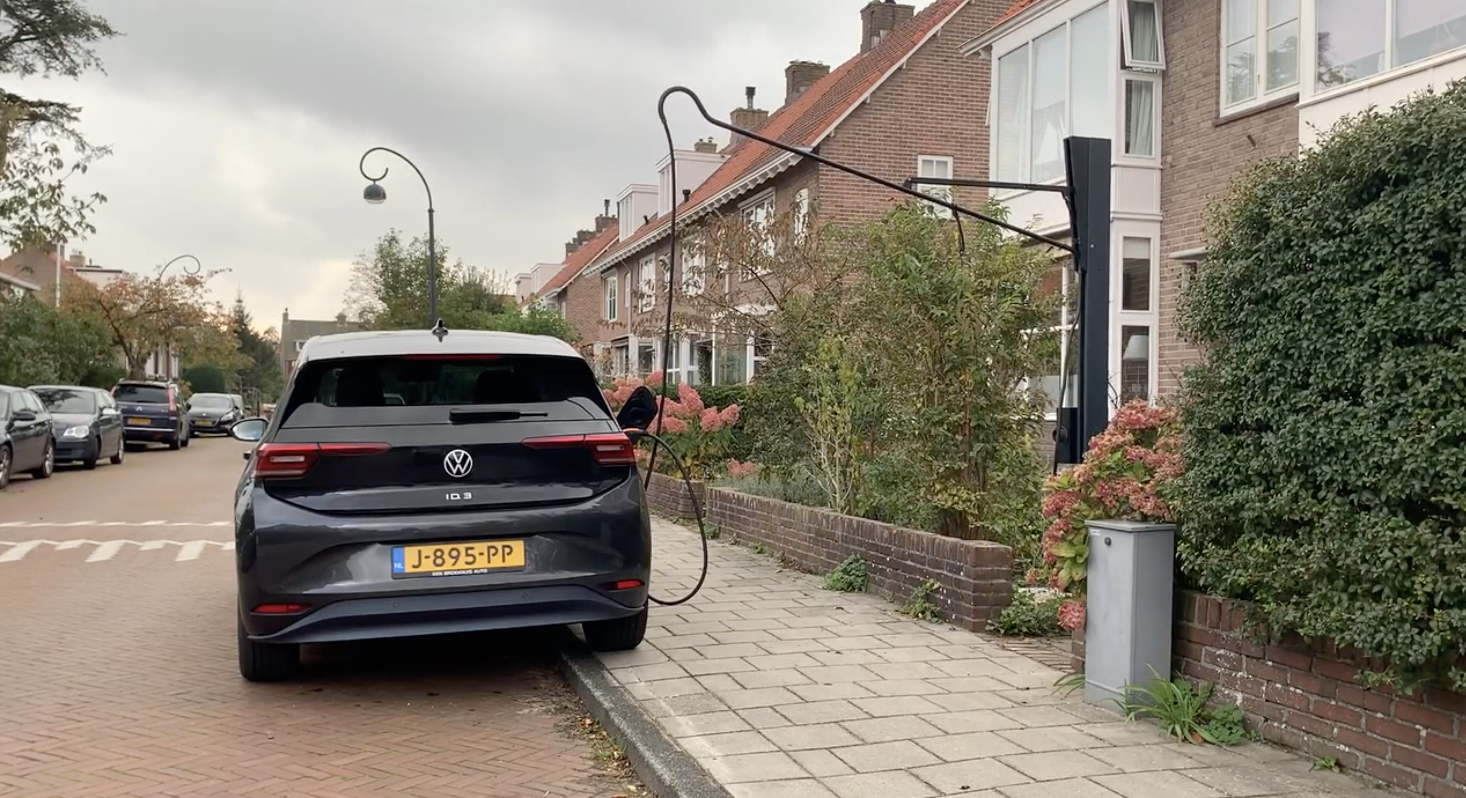 How do people with no driveway charge their… - Electric Brighton