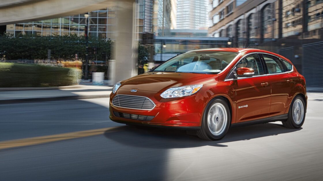 How far can a Ford Focus Electric Standard (2017) go on a single charge ...